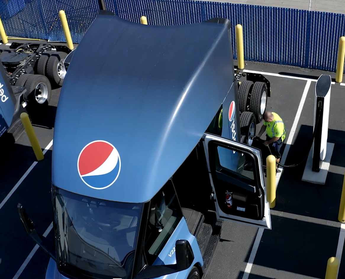 Pepsi muy conforme con los Tesla Semi | Visión Auto
